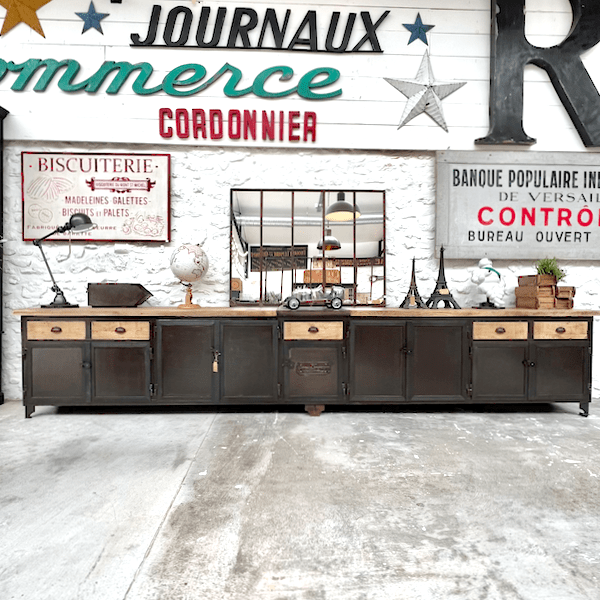 Très grand buffet industriel de 9 portes et 5 tiroirs - Metal and Woods